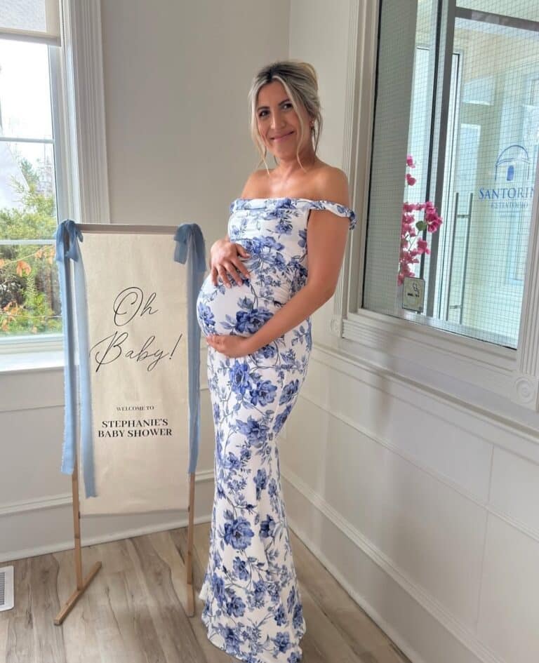 23 Stunning Baby Shower Maternity Outfit Ideas To Showcase Your Bump ...