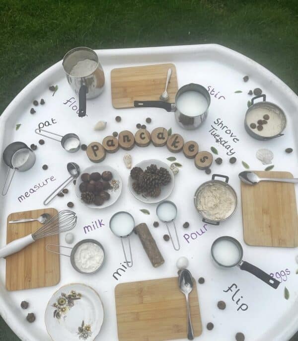 19 Fun Sensory Spring Tuff Tray Ideas for kids - Bjarni Baby