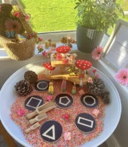 19 Fun Sensory Spring Tuff Tray Ideas for kids - Bjarni Baby