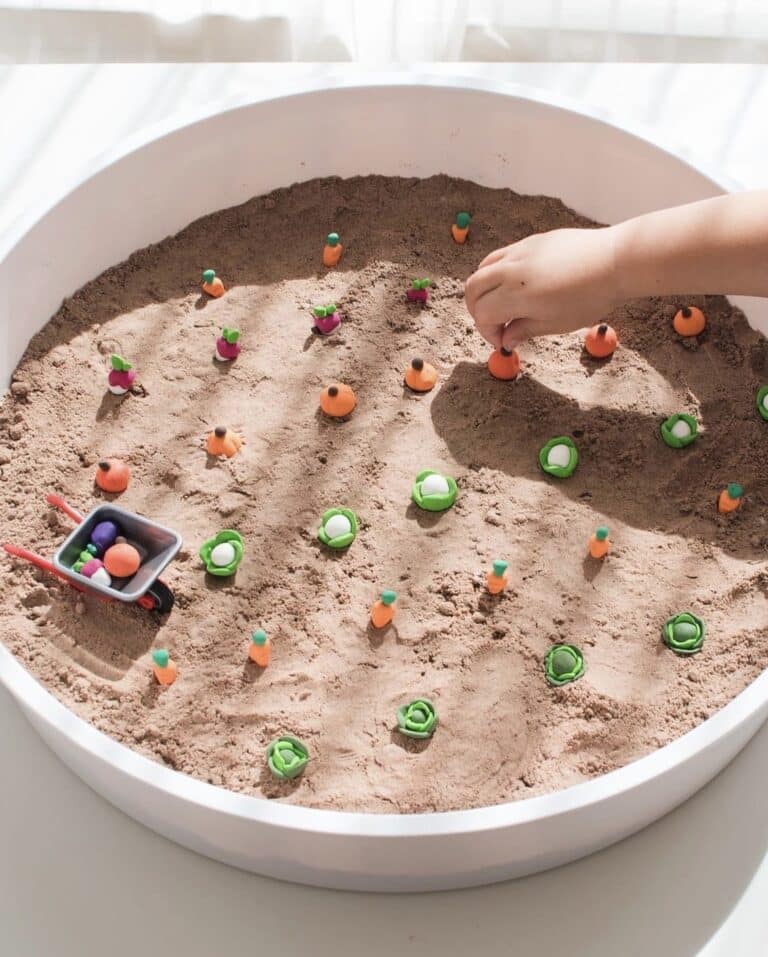 19 Fun Sensory Spring Tuff Tray Ideas for kids - Bjarni Baby