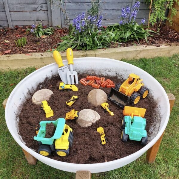 19 Tuff Tray Construction Ideas That Toddlers Will Love! - Bjarni Baby