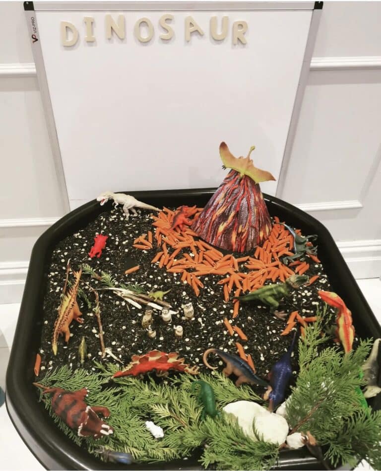 15 Creative Tuff Tray Dinosaur Ideas - Bjarni Baby