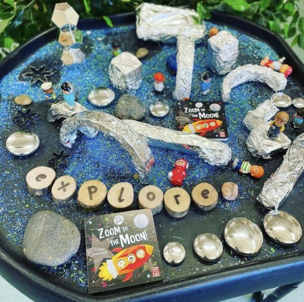 13 Out Of This World Tuff Tray Space Ideas - Bjarni Baby