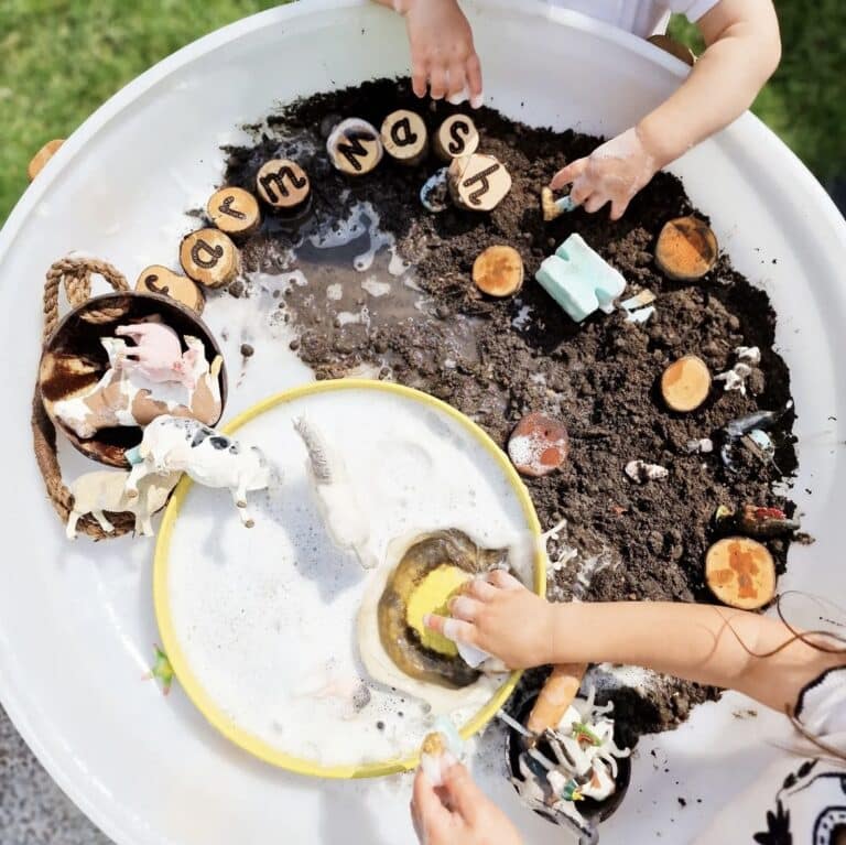 23 Gorgeous Summer Tuff Tray Ideas For Summer Fun - Bjarni Baby