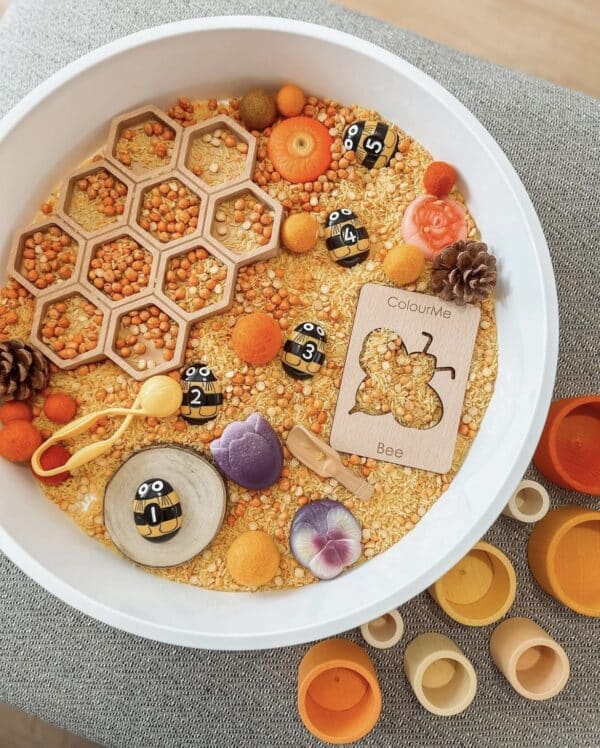 23 Gorgeous Summer Tuff Tray Ideas For Summer Fun - Bjarni Baby