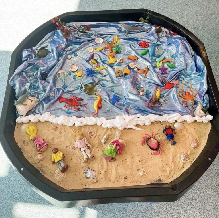 23 Gorgeous Summer Tuff Tray Ideas For Summer Fun - Bjarni Baby