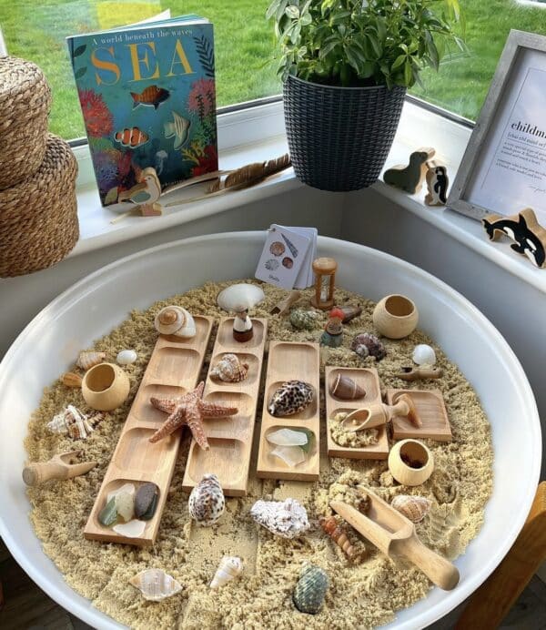 23 Gorgeous Summer Tuff Tray Ideas For Summer Fun - Bjarni Baby