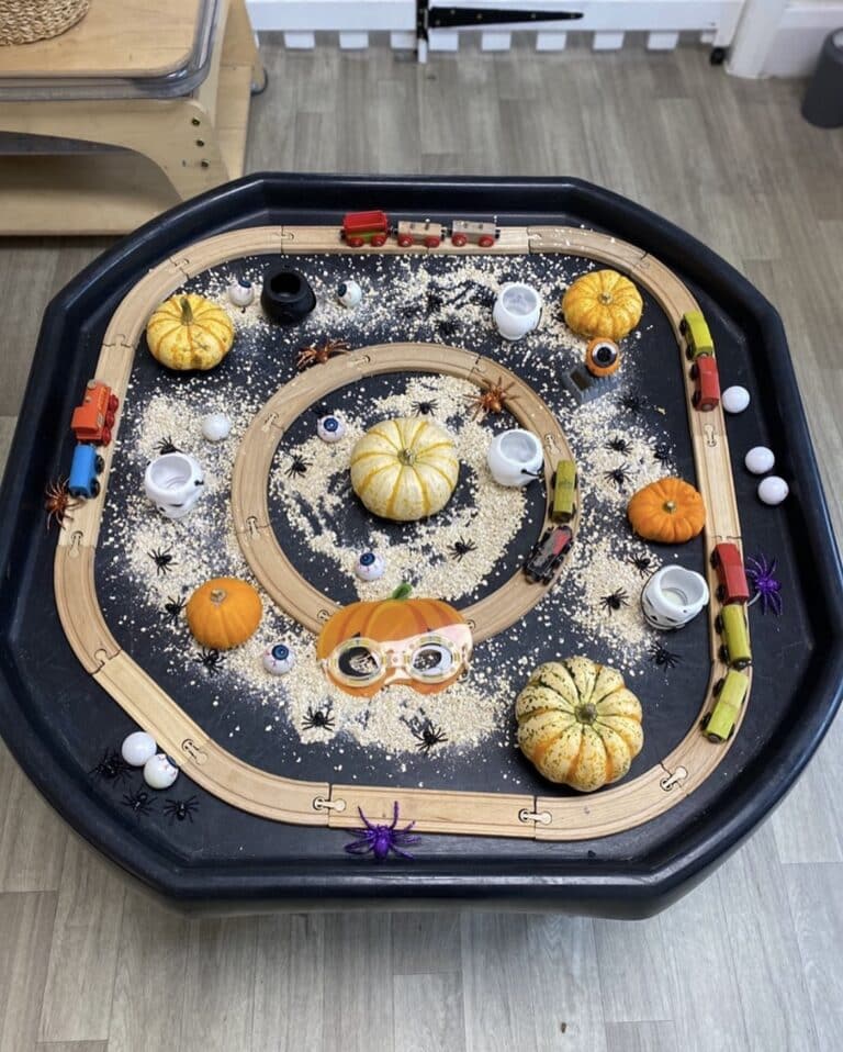 Spooky and Fun Halloween Tuff Tray Ideas For Toddlers & Beyond - Bjarni ...