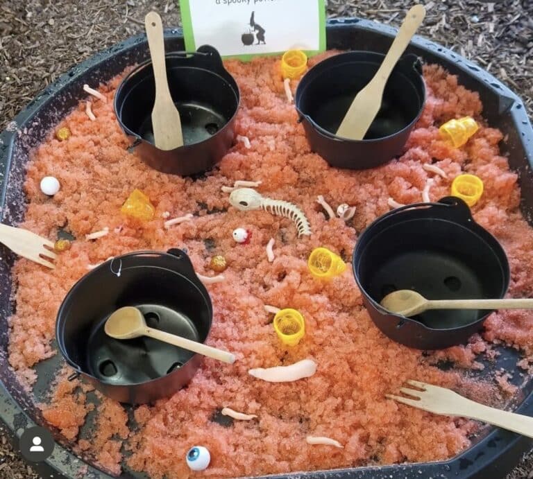 Spooky and Fun Halloween Tuff Tray Ideas For Toddlers & Beyond - Bjarni ...