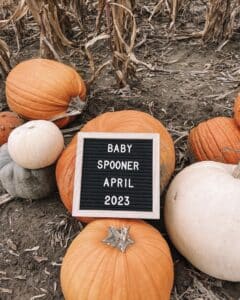 19 Charming Fall Baby Announcement Ideas - Bjarni Baby