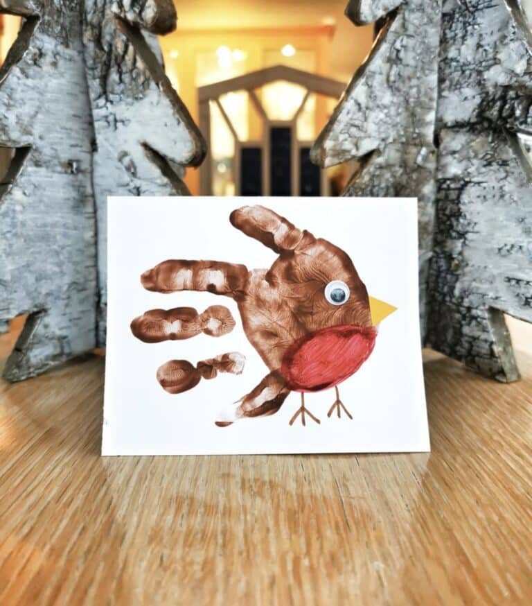 19 Heart Warming Baby Christmas Handprint Crafts - Bjarni Baby