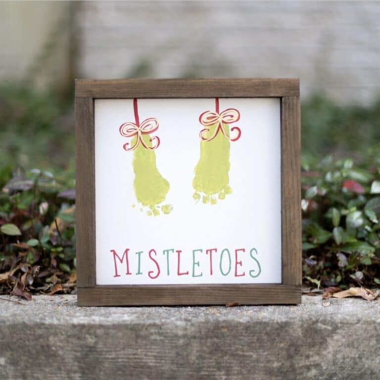 19 Heart Warming Baby Christmas Handprint Crafts - Bjarni Baby