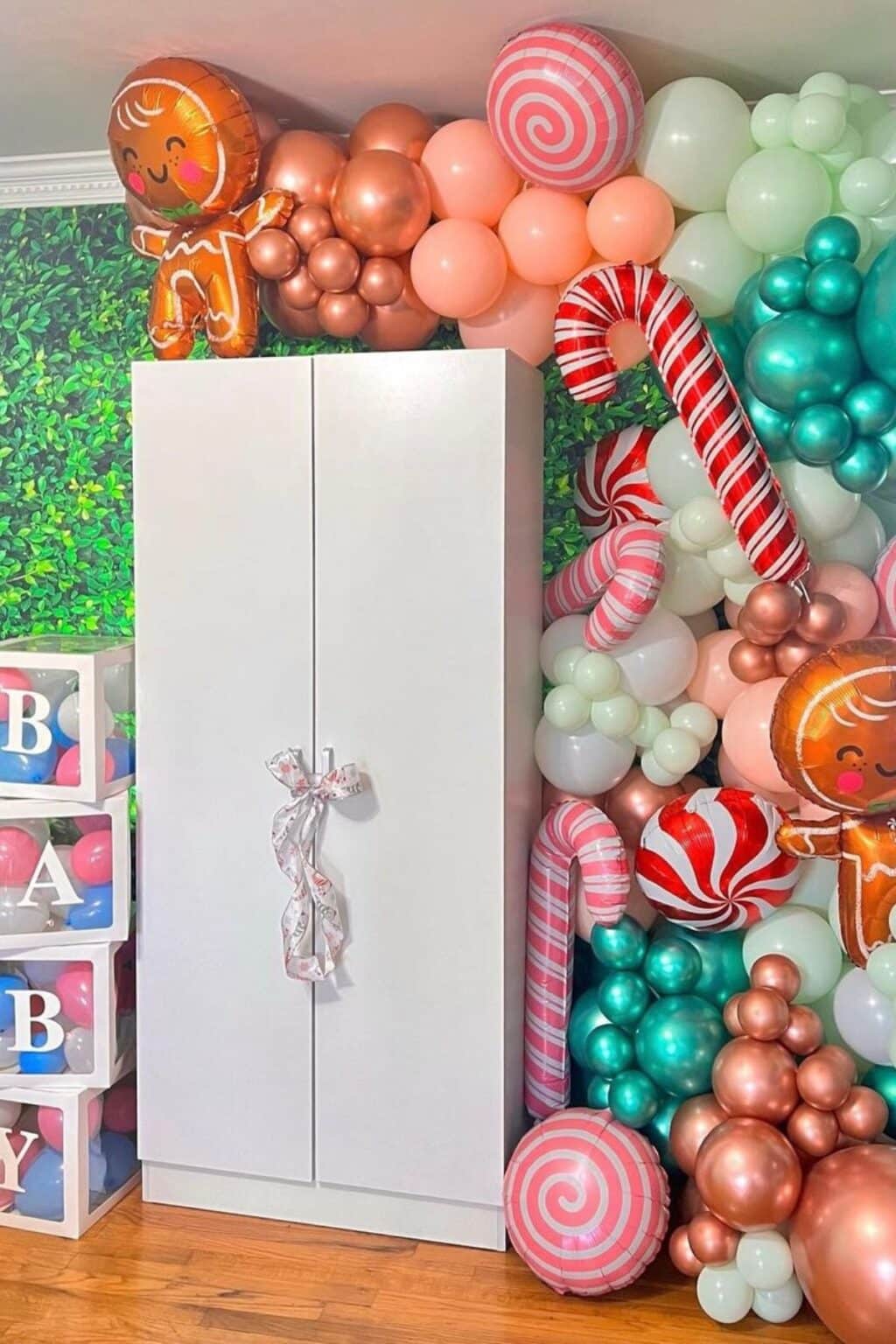 Christmas Gender Reveal Ideas Full Of Festive Spirit - Bjarni Baby