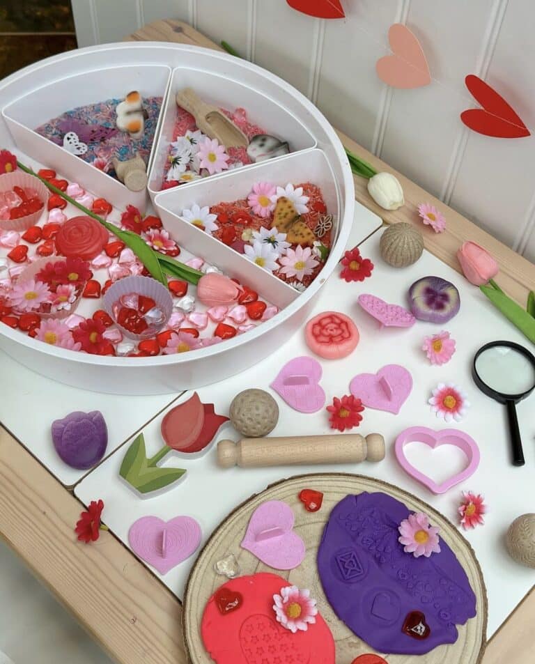13 Sweet & Fun Valentine's Tuff Tray Ideas - Bjarni Baby