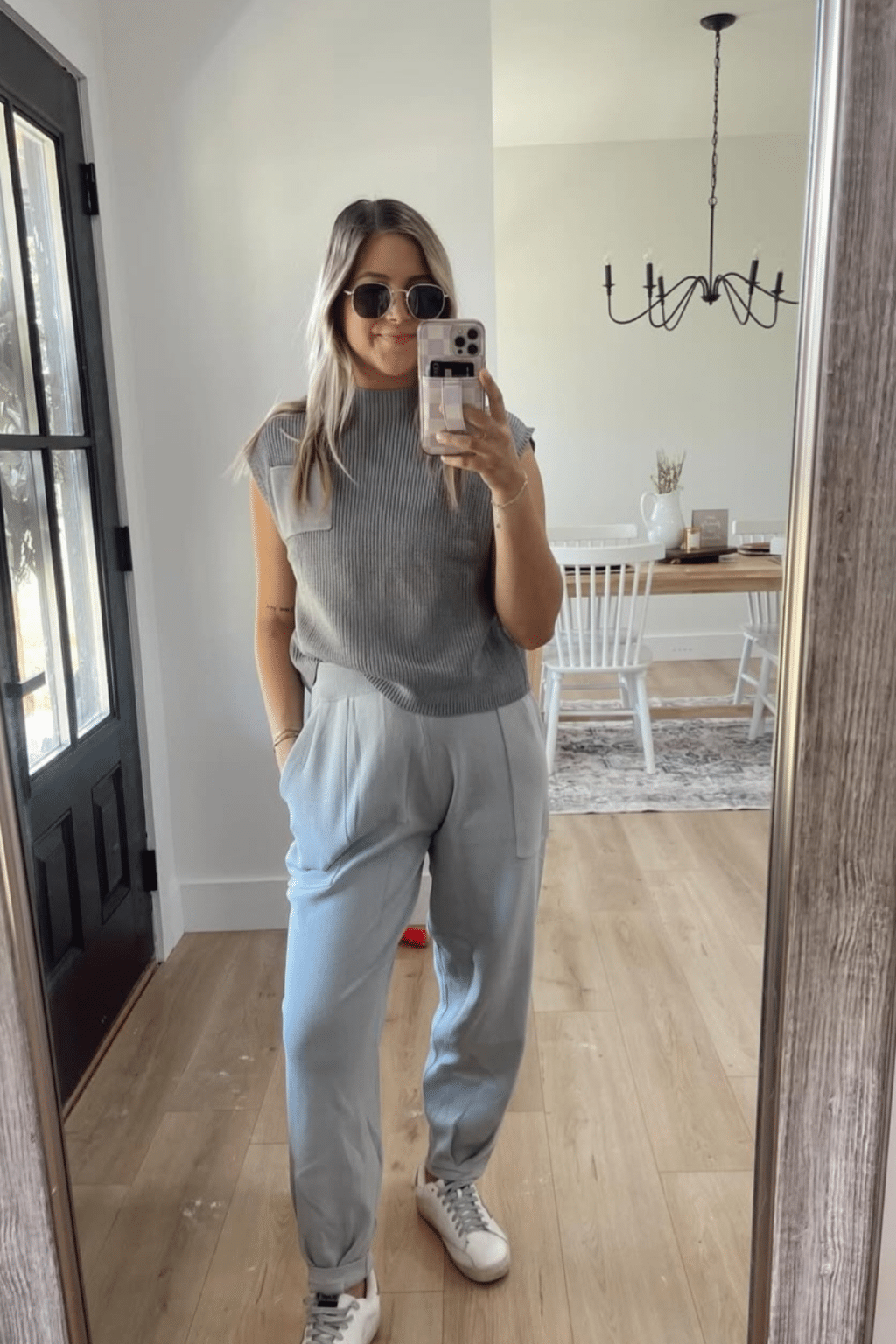 23 Postpartum Outfit Ideas That Are Cozy & Stylish! - Bjarni Baby