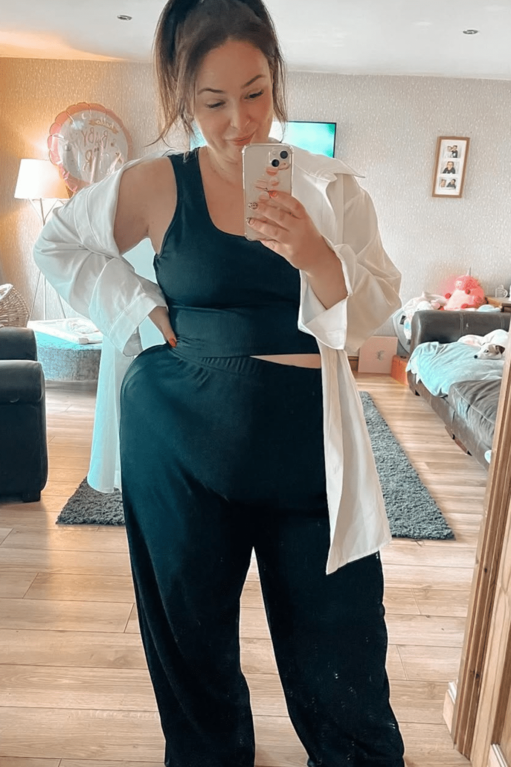 23 Postpartum Outfit Ideas That Are Cozy & Stylish! - Bjarni Baby
