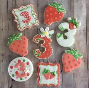 25 Adorable Three Year Old Birthday Themes They Will Love! - Bjarni Baby